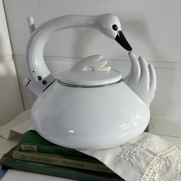 Kamenstein | Kitchen | Kamenstein Swan Shaped White Whistling Tea ...